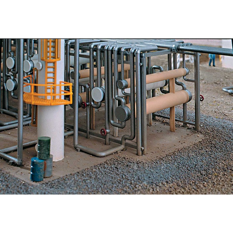 Walthers Cornerstone 3705 (HO) United Petroleum Refining -- Kit
