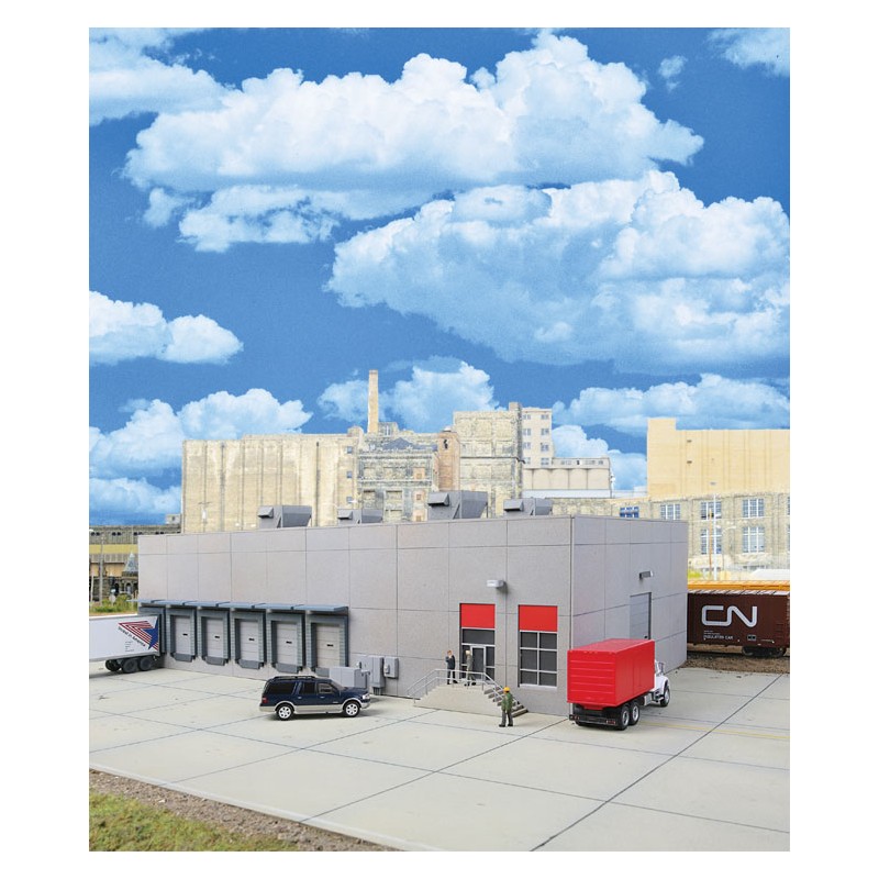 Walthers Cornerstone 4067 (HO) Modern Concrete Warehouse -- Kit